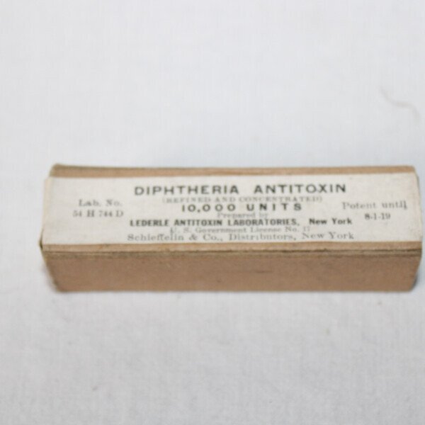 Diphtheria Antitoxin | Chris Militaria