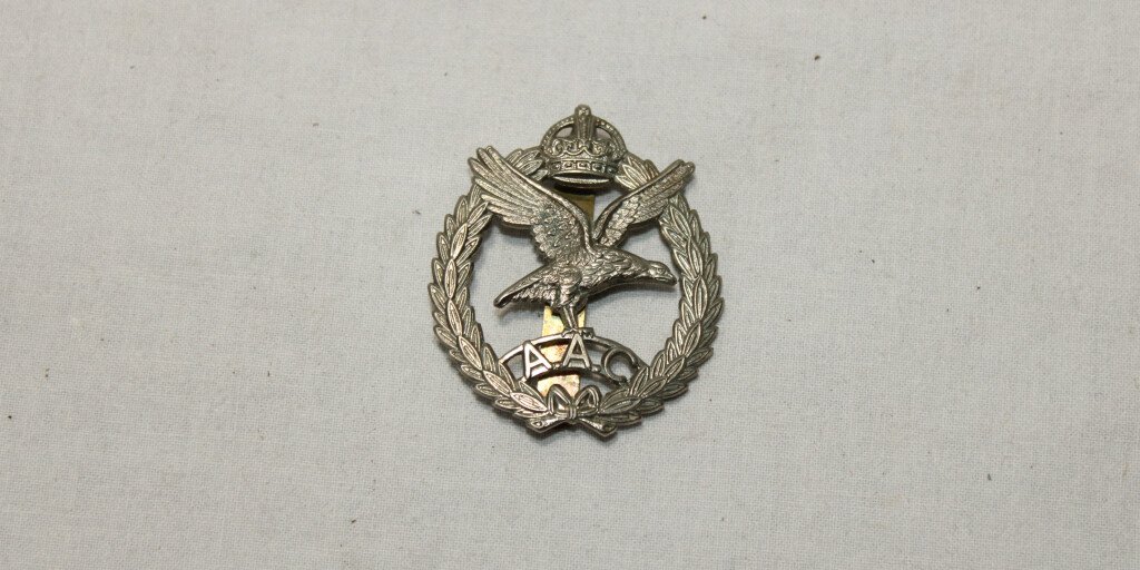 Cap badge AAC | Chris Militaria