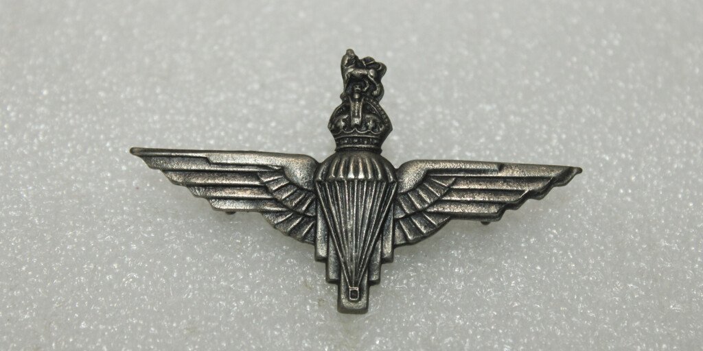 Cap badge Parachute Reg | Chris Militaria